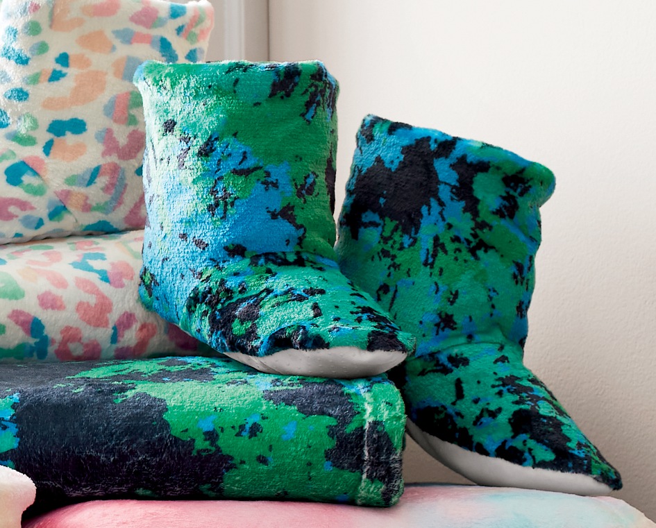 Kids Novelty Throw Blanket & Bootie Slipper Gift Set | Ginny's