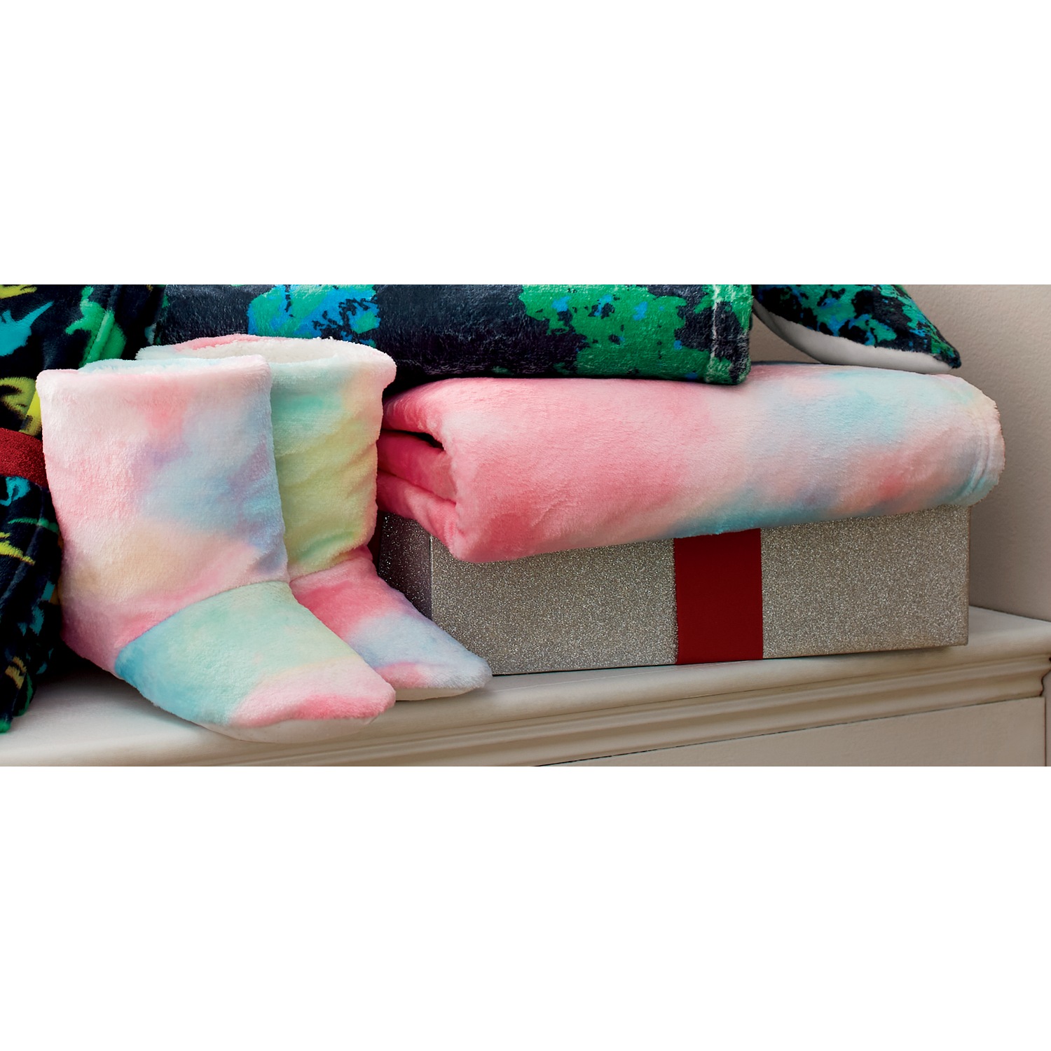 Kids Novelty Throw Blanket & Bootie Slipper Gift Set | Ginny's