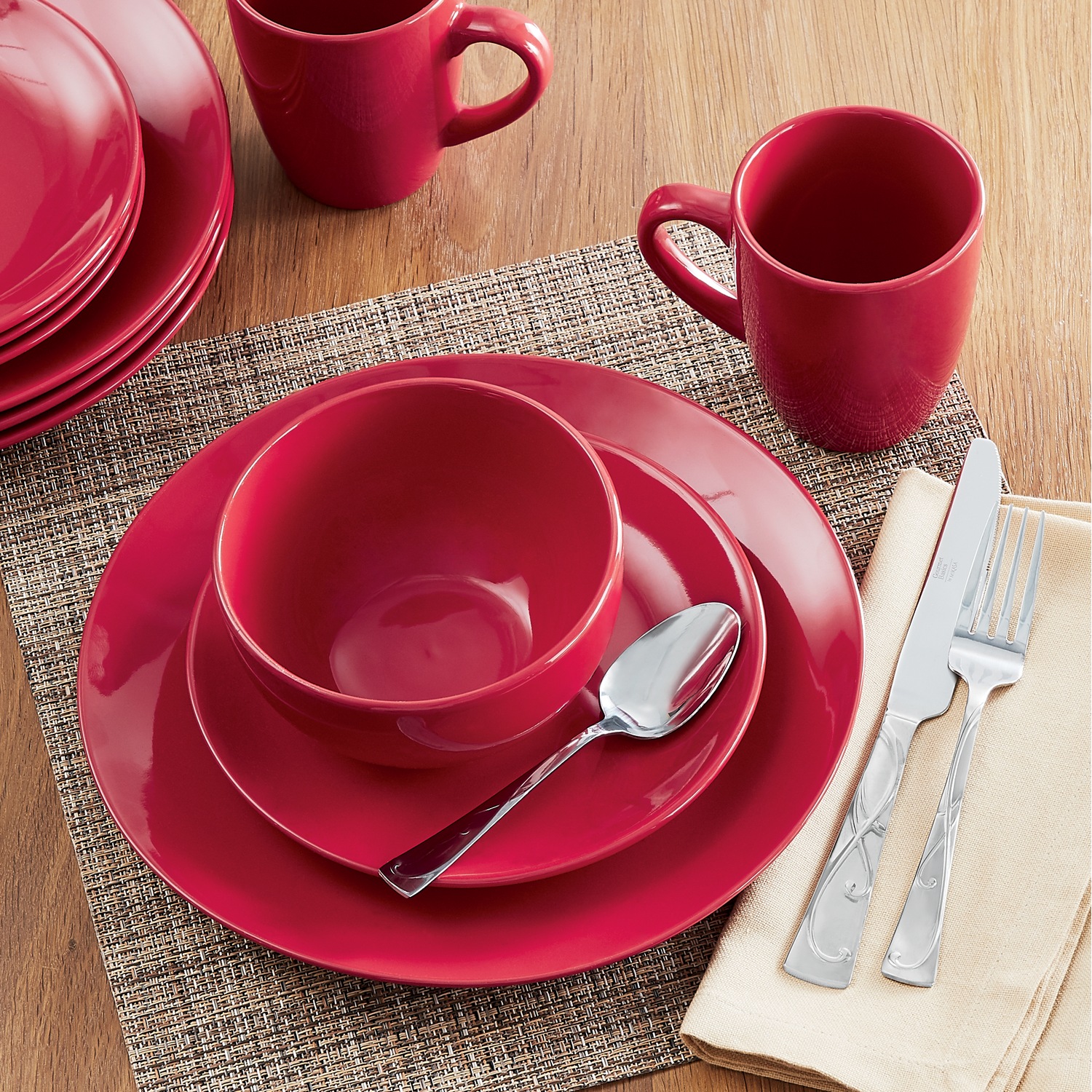 16-Piece Round Dinnerware Set | Ginny's