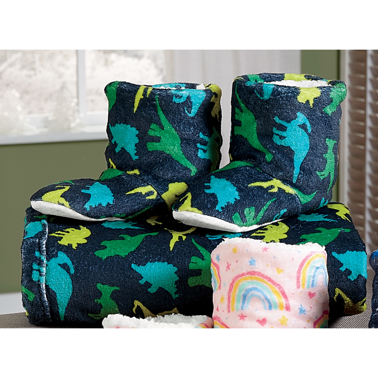 Kids Novelty Throw Blanket & Bootie Slipper Gift Set | Ginny's