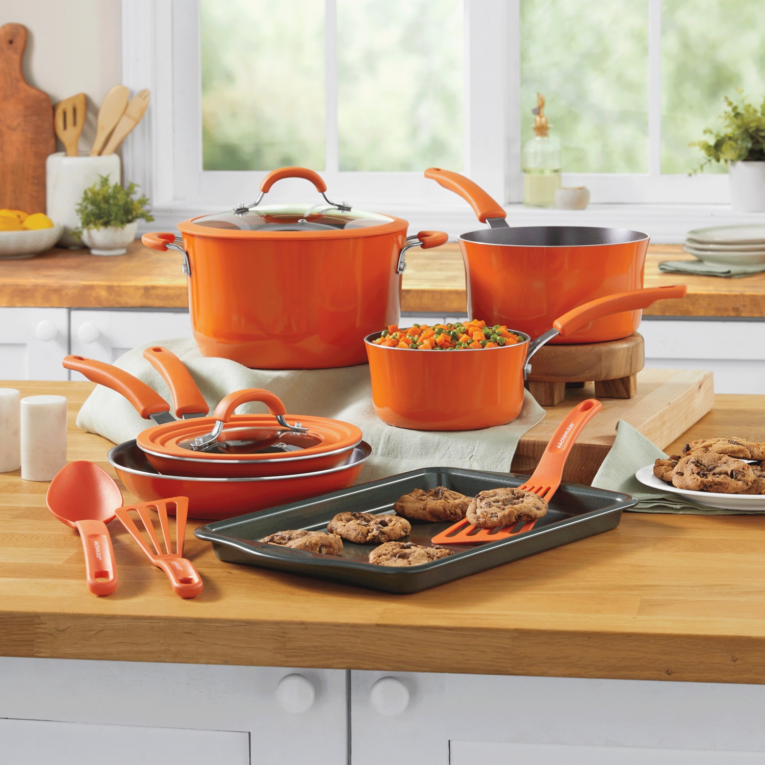 Rachael Ray Cook & Create 11-Piece Aluminum Cookware Set | Ginny's