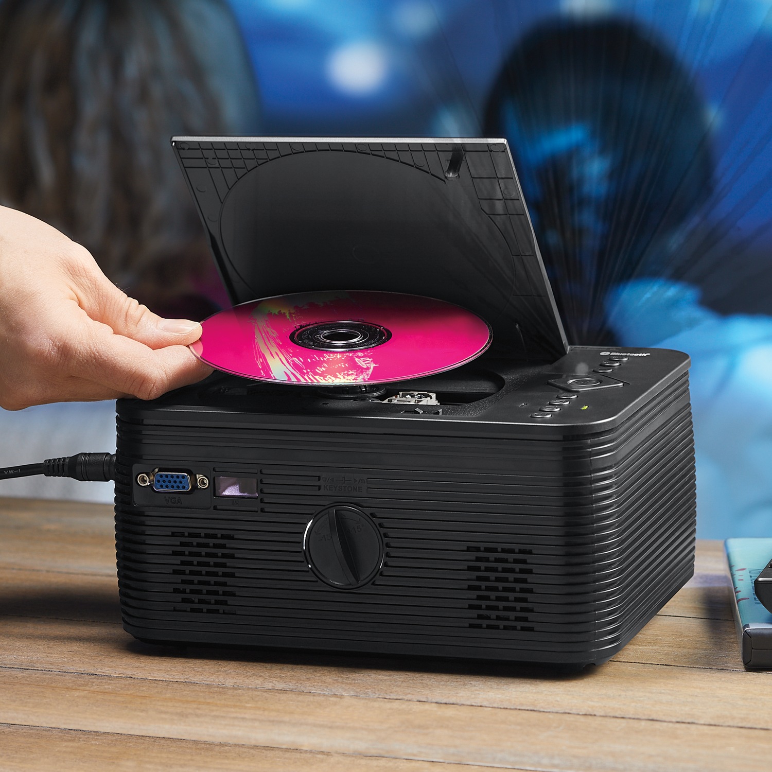 Emerson 150-Inch Home Theater 720p LCD Projector with Built-In DVD ...